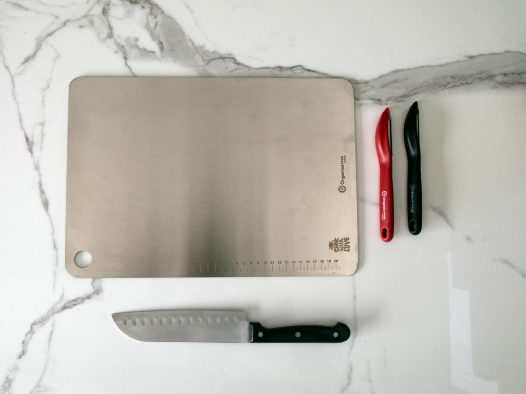Medium Stainless Steel Chopping Board with Anti-Skid Silicon Pad 31.8CM ...